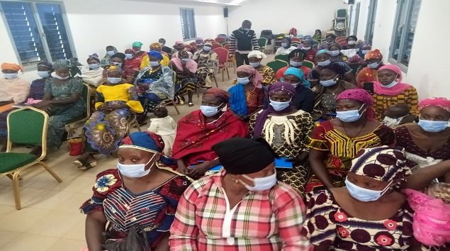 Lutte contre le covid-19 à Bobo : le CAMJH forme des femmes des 36 ...